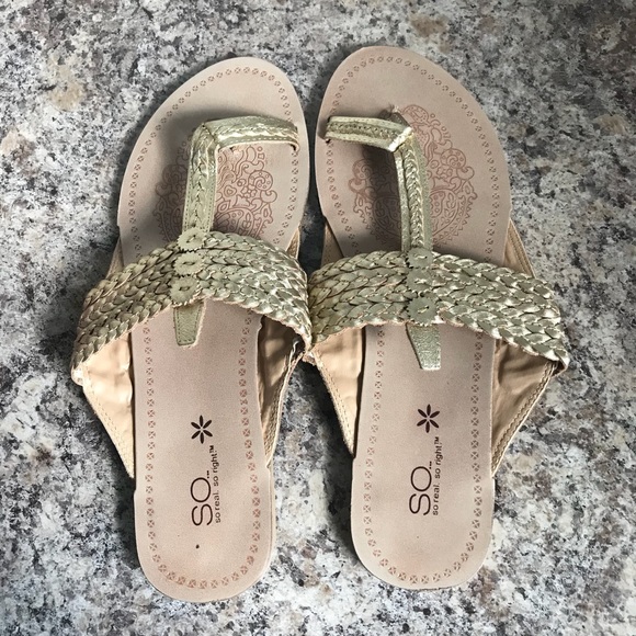 SO | Shoes | Gold Flip Flops | Poshmark